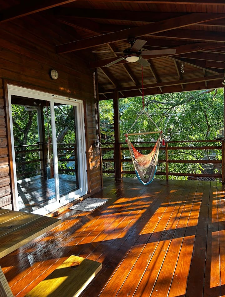 East End Hidden Gem - Honduras