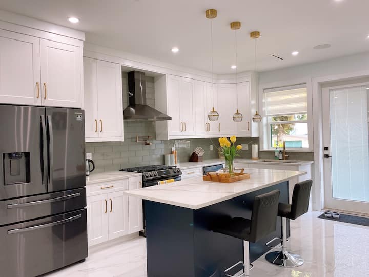 *Newly Built*3br 2.5bath Home 15min 2 Dt W/parking - Vancouver