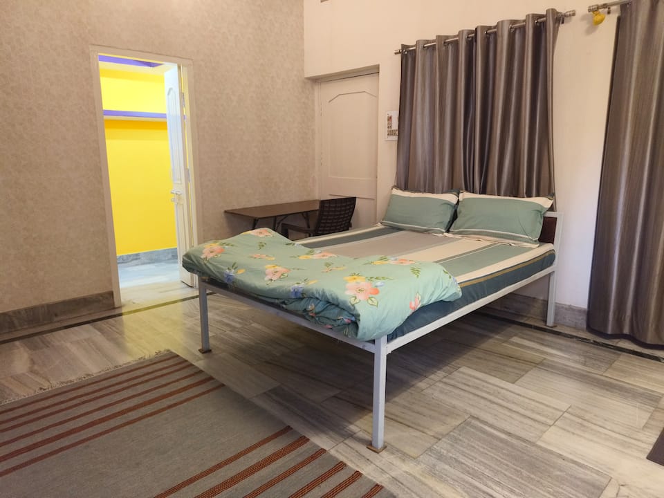 Varanasi Holiday Rentals & Homes - Uttar Pradesh, India | Airbnb