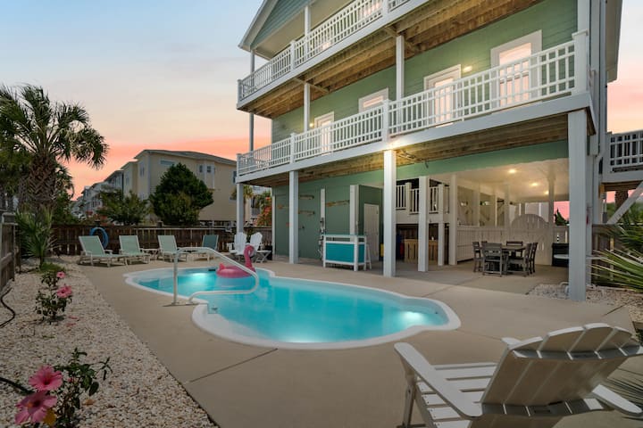 Barefoot On The Beach 𓇼Opt. Heated Pool𓇼2nd Row - Sunset Beach, NC