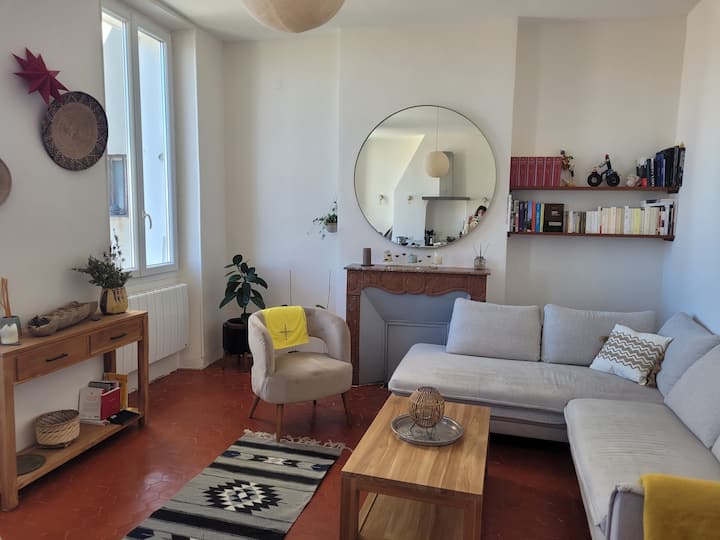 Grand Appartement, 2 Chambres, Camas-réformés - Marseille
