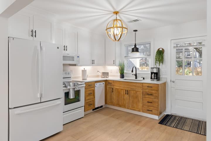 5 Mins To Beach - Fenced In Yard - Pet Friendly! - Mount Pleasant, SC