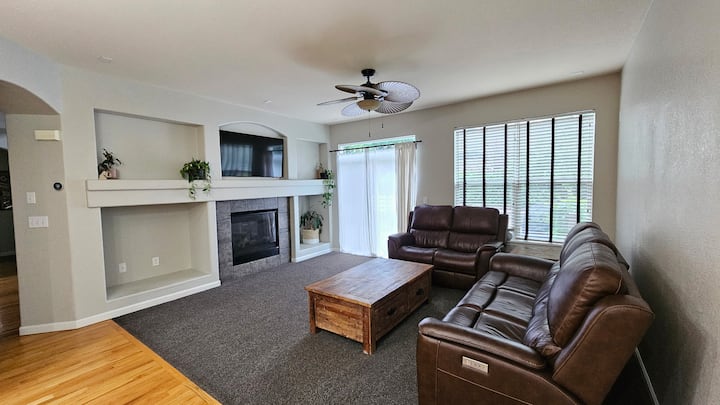Spacious Fort Collins Retreat - Family Friendly - Fort Collins, CO