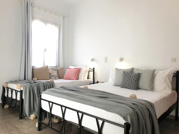 Triple Room In The Center, 100m From The Beach - Naxos
