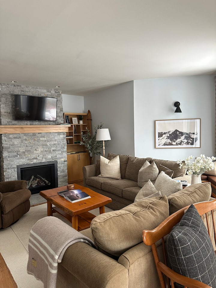 Four-season Calabogie Chalet | Views & Comfort - Ontario