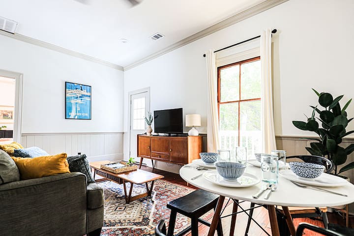 Charming Flat Near Forsyth - Savannah