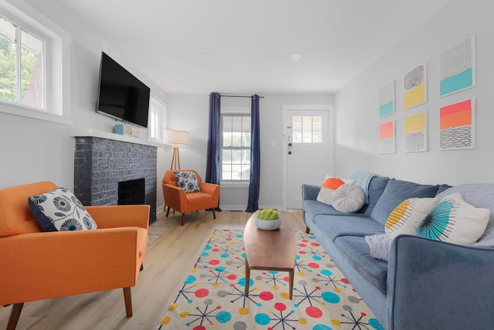 Retro Mid-mod Gem In Bristol * Fully Renovated - Bristol