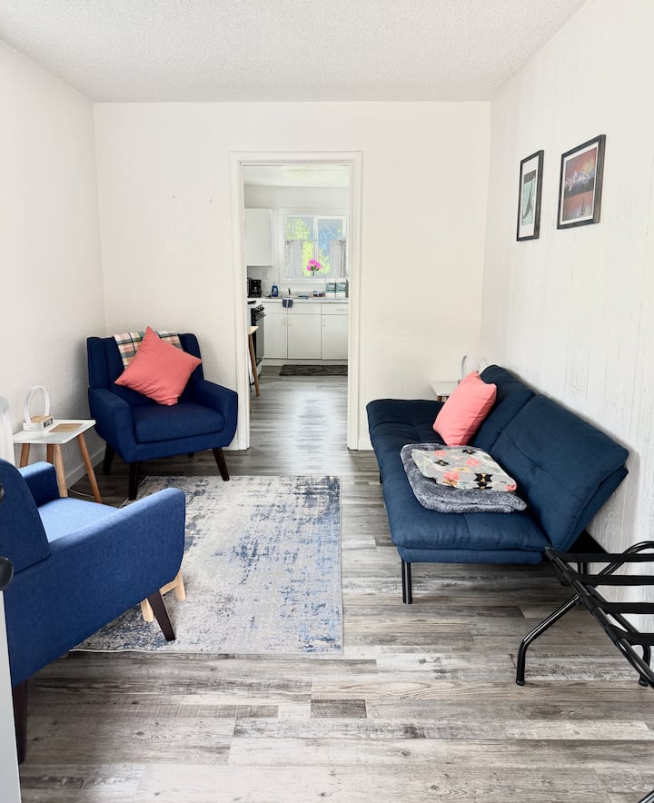 Right In The Heart Of Seward -Sleeps 3! - Seward, AK