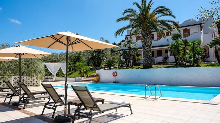 Villa Poggio Di Luna Con Piscina Privata - Vieste