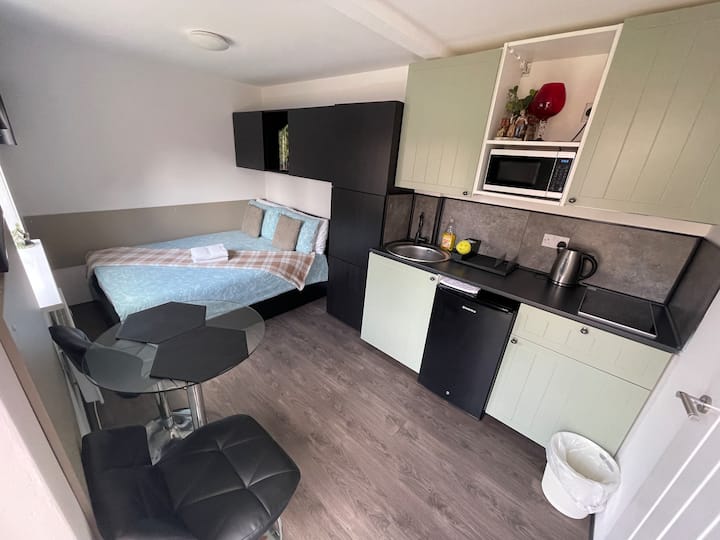 Orchid Luxury Studio Bungalow ! - Manchester