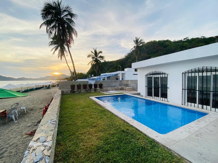 Casa Latinna ~ A Pie De Playa & Alberca Privada ~ - Manzanillo
