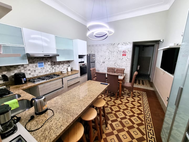 Casa Majo: Inmueble Privado, Amplio Y Moderno. - Lima