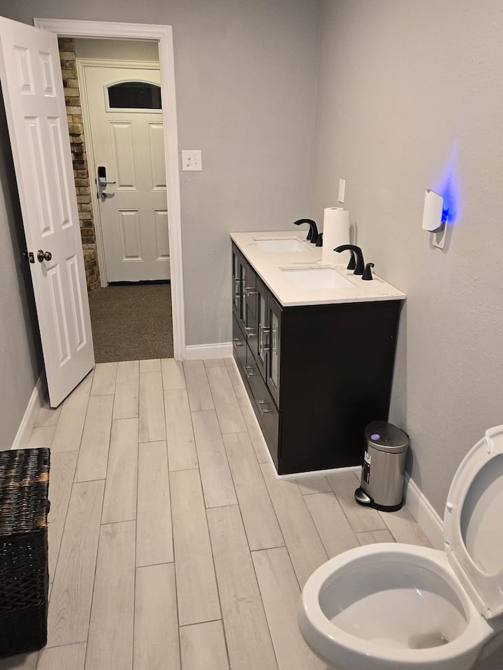 Perfectly Cozy Private Room - DeSoto, TX