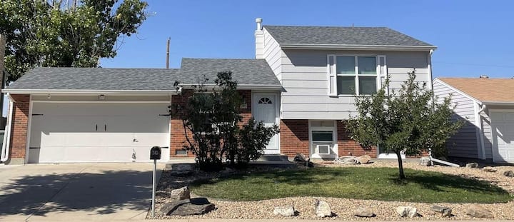 Bennett House - Strasburg, CO