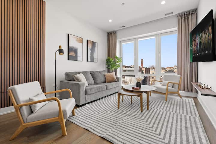 Spacious&modern Condo | Near Dwtn | Secure Parking - Chicago, IL
