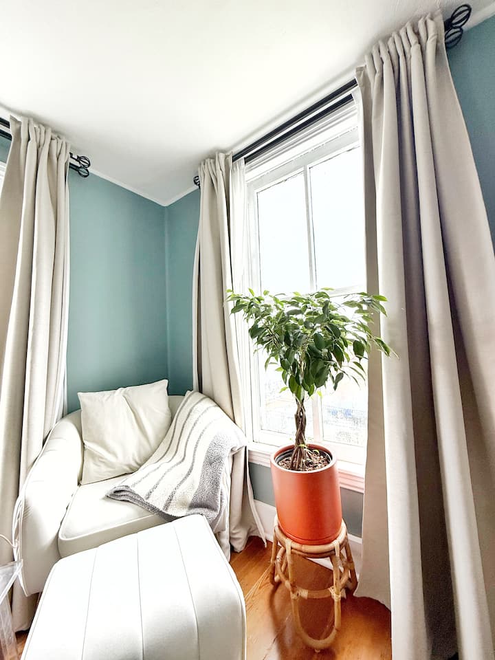 A Suite N A Bedroom In Business District Occoquan - Woodbridge, VA