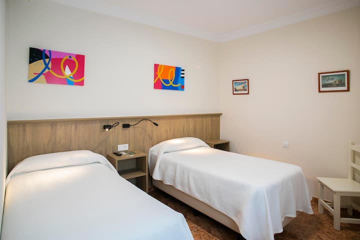 Hab. Doble Baño Privado - Sevilla, España