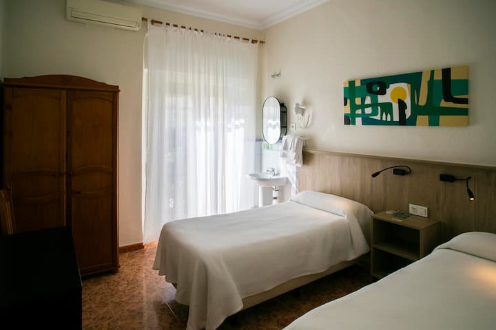 Habitación Doble Privada Con El Baño Compartido - Seville