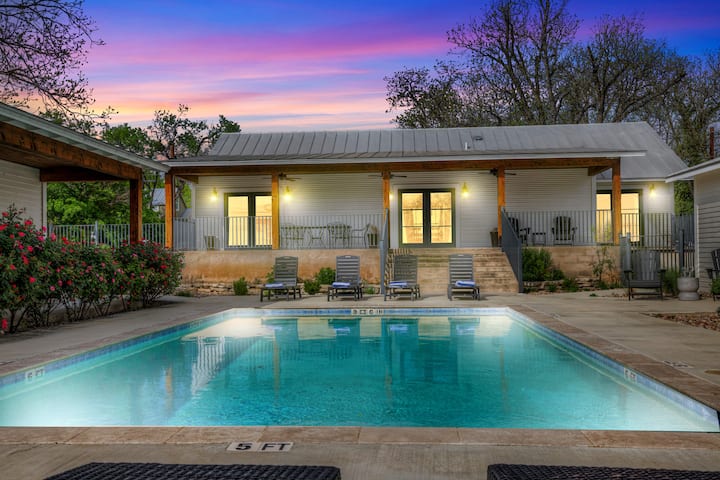 Schubert Inn-main-pool-2blks To Main St. - Fredericksburg, TX