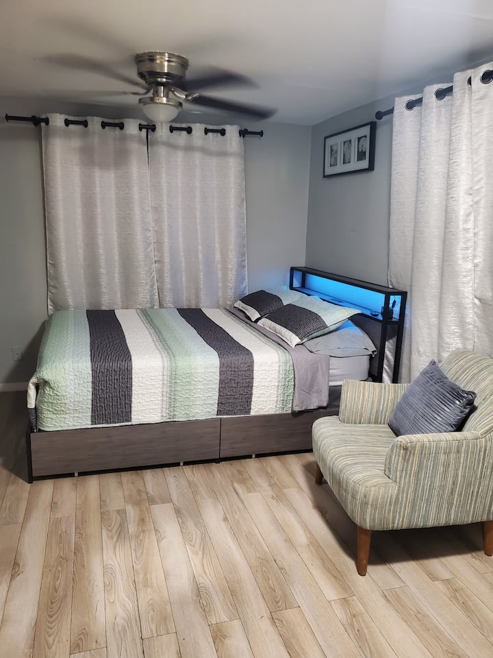Guest Suite W/ Private Entrance In Miramar - 미라마르
