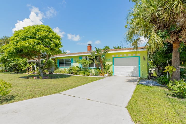 Beachside Retreat 2 Bedroom Home - Melbourne Beach, FL
