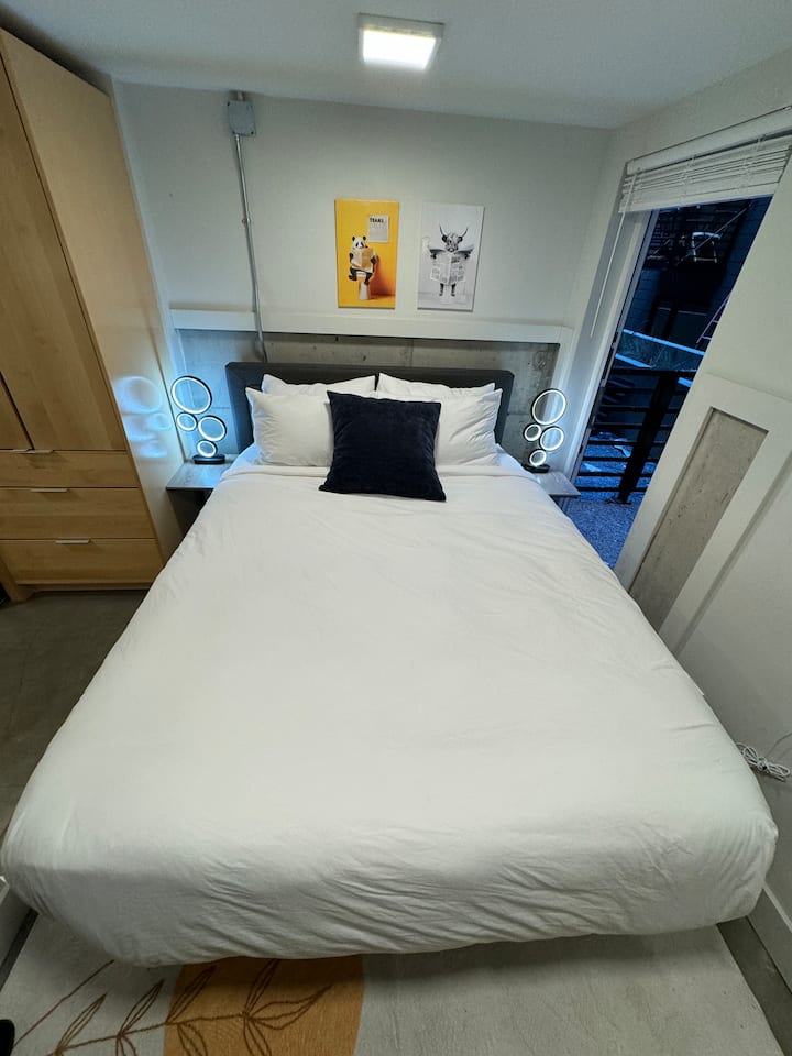 Top Of The Hill Nested Studio - Ballard - Seattle