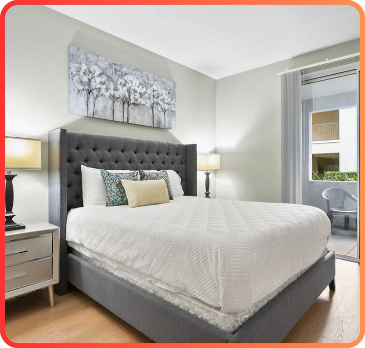 Cozy 1br Home On Avenue One | Balcony View G#17 - Newport Beach, CA