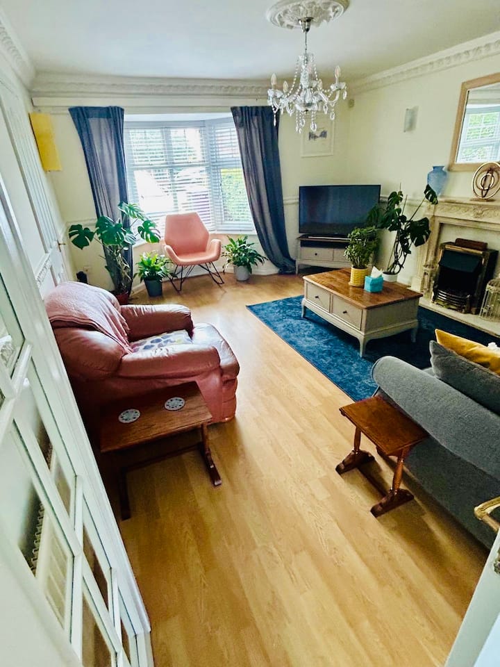 Modern + Central + Free Parking - Liverpool