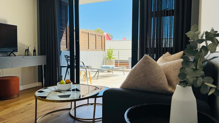 Sunny Apartment With Pool&terrace At The Docklands - Le Cap