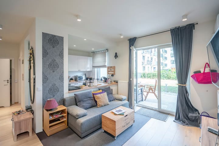 Lovely Garden Apartment W/ac, Garage, Near Airport - Varsovie