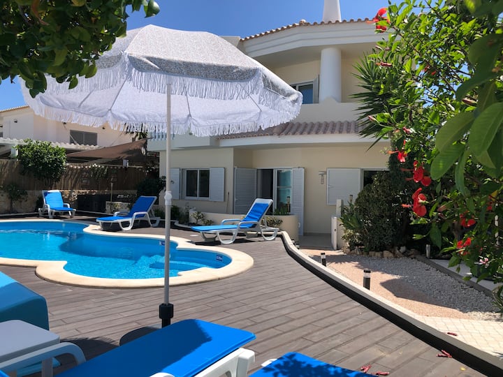 Vila Luisa Anabela, Piscine Et Jacuzzi Privés - アルブフェイラ