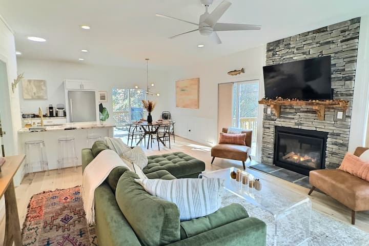 On The New River-pets Welcome-hot Tub-fire Pit - Boone, NC