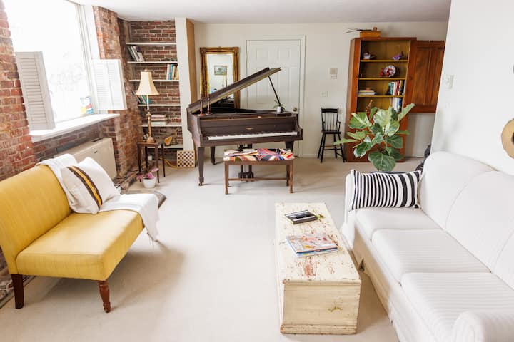 Cozy York - Spacious 2 Bedroom - Portland, ME