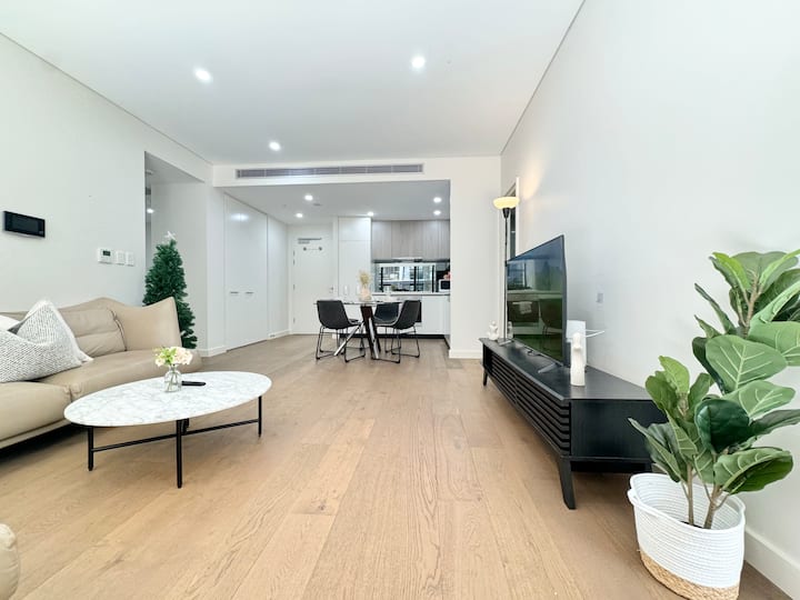 Exceptionally Beautiful Home Close To Train&shops - Sydney