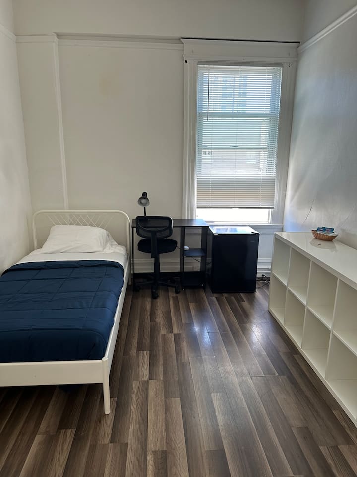 Bright Room With All You Need In North Beach, Sf. - San Francisco, CA