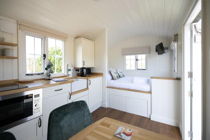 Wallis - Tranquil Pet-friendly Sanctuary - Forfar