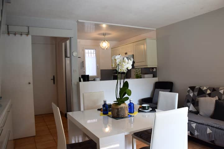 Petite Maison De Vacances Au Calme - Fréjus