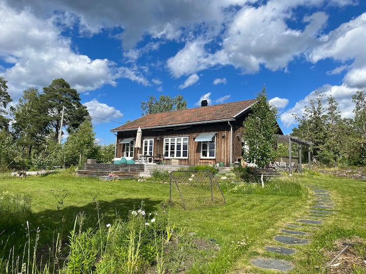 Spacious Bright Vacation Home. - Hallstavik