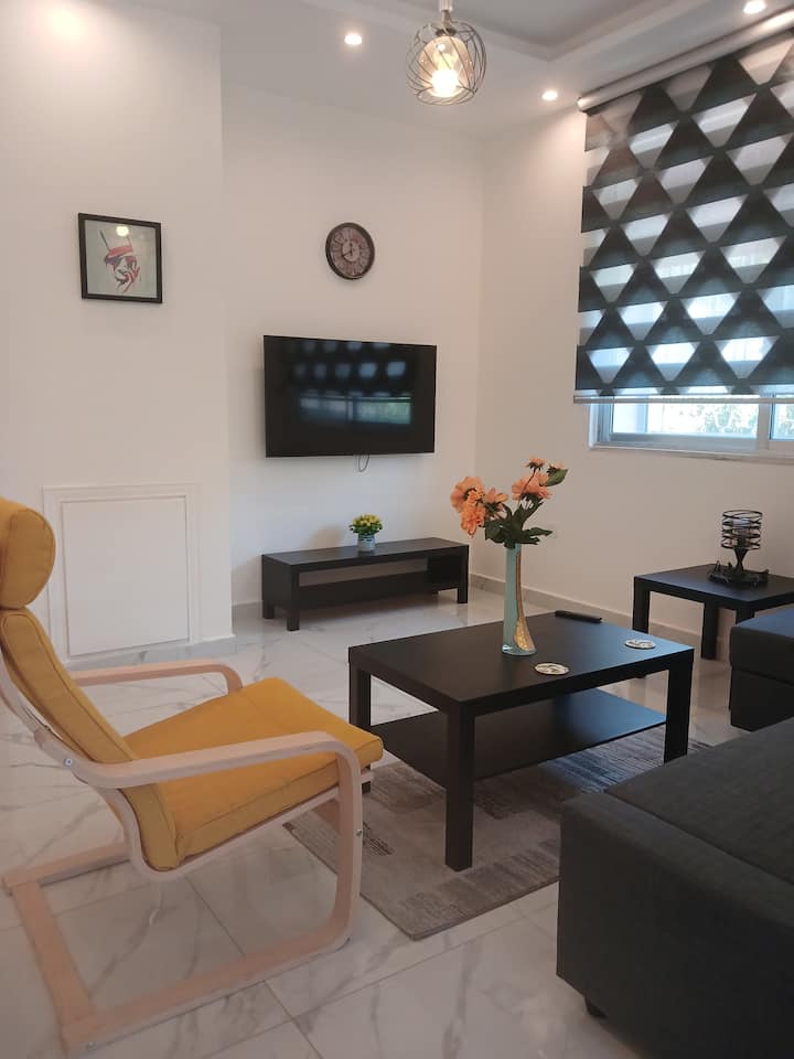 Aida's Home-shmeisani Central Location Near Abdali - Amman