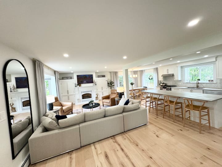 Booking 2026 June - Sep-4 Bed/2.5 Bath Hot Tub A/c - Charlottetown