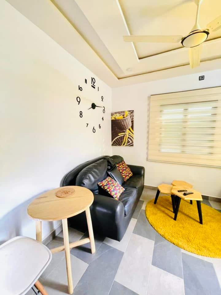 Superbe Logement De Chambre Et De Salon  éQuipé - Bénin