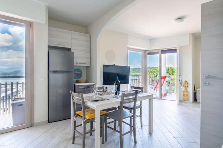 [Panoramic Lake View] * Parking Included * - Lac Majeur