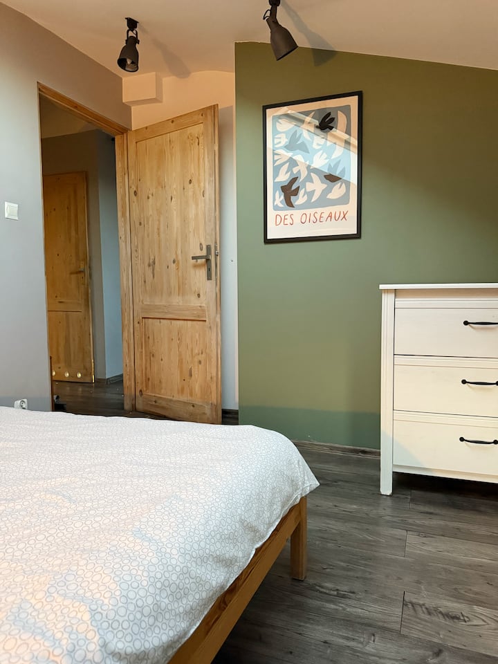 (Just Renovated) Cosy Attic Apartment - 2 Bedrooms - 크라쿠프