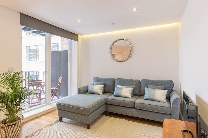 2br Shoreditch Flat With Balcony, Near The Tube - Central London