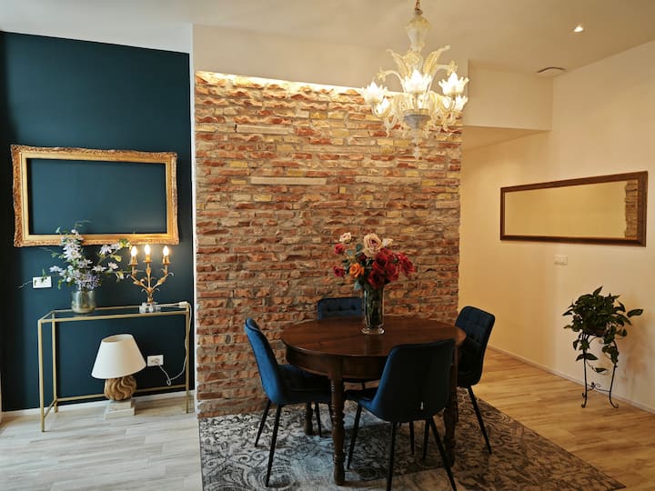 Loft 122 Verona Room 1 - Verona