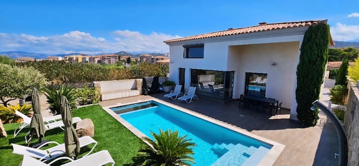 Villa La Rousse – Vue Mer, Piscine & Plage à 650m - Plage de l'Ile Rousse