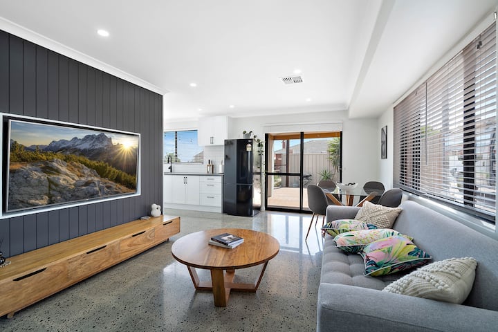 2 Bed House Freshly Renovated Close To Beach - 퍼스