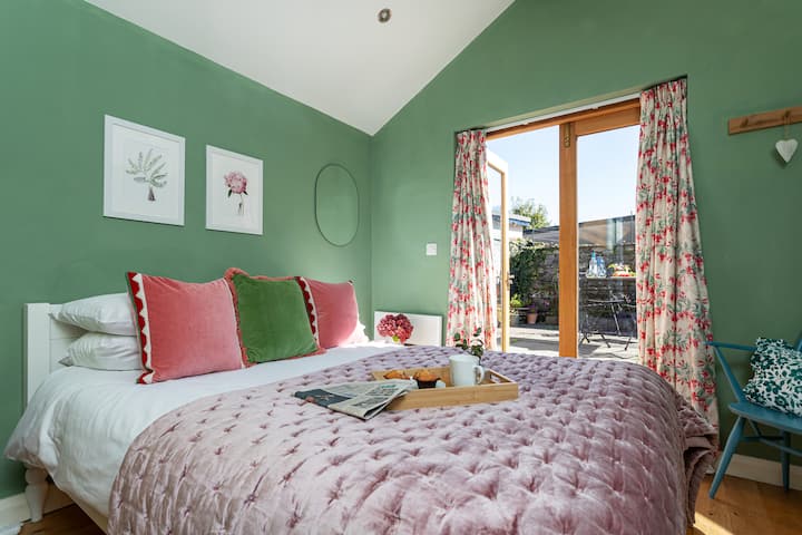 Cosy Period Cottage Nr Town+parking+ Log Burner - Kendal