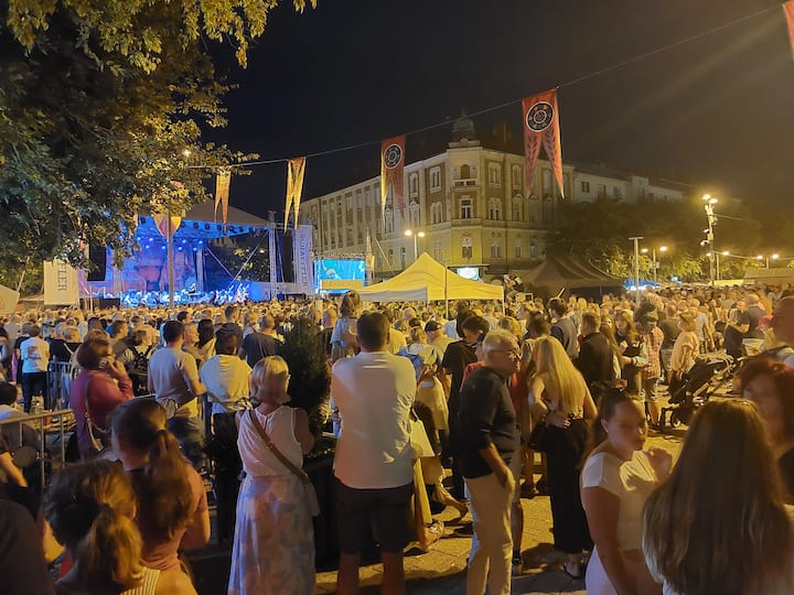 Square 16. Wohnung Direkt Am Hauptplatz - Szombathely
