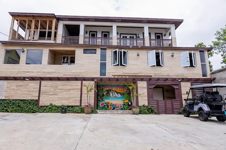 Simply Native Bed & Breakfast 6 - Nassau